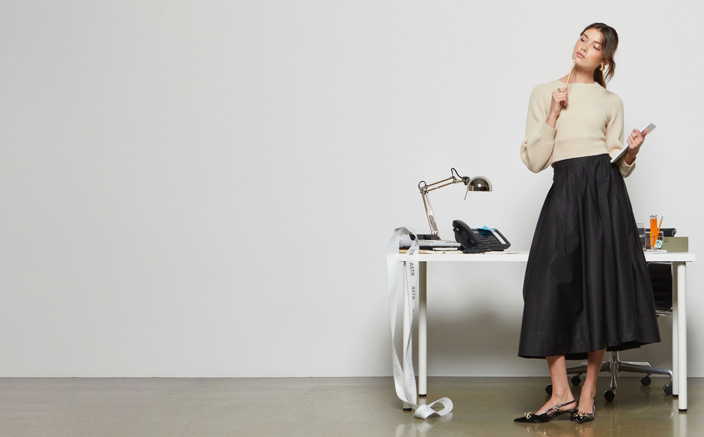 Business Casual Outfits for Women: Work Dresses, Skirts, Blazers & Tops ...